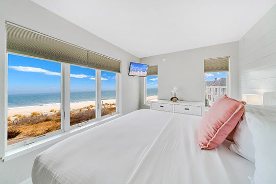 Room-322-10 - Montreal Beach Resort